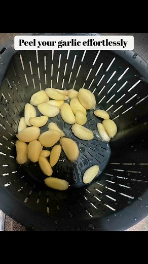 79K views · 301 reactions | Peel your garlic like nobody’s business! 龍✨ The Thermomix makes it effortless with the peeler—no sticky fingers, no fuss. Easy, breezy and garlic is clean!!!! | Martyna Almonte | Facebook