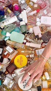 let’s organize my red&gold perfume collection ♥️✨ #organizewithme #organizing #vanity #makeupcollection #perfumecollection #asmr #satisfying | Lea