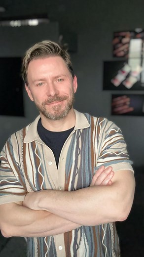 Wayne Goss - Makeup Artist on Instagram: "After yesterday’s post announcing the launch of my UK website, here’s a quick rundown on some of the products that are now available. A lot of you have been asking about the brushes and the foundation. Worry not!.. Foundations ARE coming back and I’m currently working on a brand NEW collection of brushes which will be available worldwide very soon!🙌🏼 Thanks for being patient and I promise they’ll be worth the wait! 😍 Products mentioned: 👉Weightless L