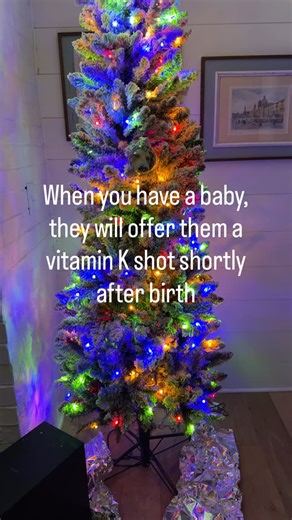 💡Vitamin K injections at birth have been standard of care for newborns since 1961 in the US. It is an extremely low risk intervention that prevents bleeding in babies that can often be severe with a 20 to 50% mortality. 🚨Risk of bleeding without an injection is 1/60 to 1/250. Bleeding can occur for up to six months after birth. 🚨Brain bleeds are common and babies this age and can result in death or permanent brain damage. 💔Many are refusing this shot because of misinformation that circulates