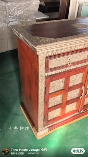 印度進口全實木古典皇室氣派頂級手工名貴金合歡木黃銅包銅皮精致奢華藝術品級玄關櫃,餐邊櫃，装飾櫃 櫃門銅雕圖案，高貴又優雅，充滿異國風情，超靚，好像一件藝術品 呎吋:100L X 45D X 90H CM | Tazu Home