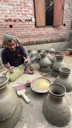 Attaching the Base to a Clay Pot: Step-by-Step Guide