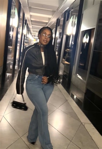 Stylish Concert Outfit Ideas with Fashion Nova Jeans