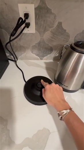 Electric kettle Stainless steel kettle Fast boil kettle 2L electric kettle Automatic kettle SX-20A kettle Affordable electric kettle Kitchen appliance Boil water fast Home essentials #ElectricKettle #KitchenGadgets #HomeEssentials #FastBoil #AffordableAppliances | Baiwata Lansao Alcarez