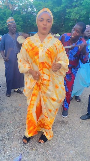 204 reactions · 23 comments | I don carry my sis go millennium park go dance  u see me n dance…. #happinessisfree#Happinesseverafter | Muhammed Sanni Zulaiha | Facebook