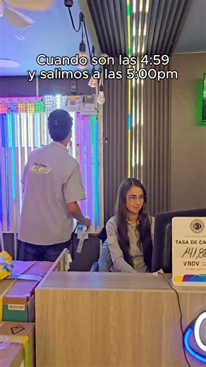 Iluminación led | ¡Siempre le Atenderemos! 👀🤭 #humor #clientes #ultraled #led #iluminación | Instagram