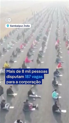 Milhares prestam concurso em pista de pouso na Índia - #shorts