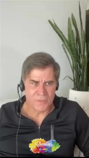 Zombie cells aren’t science fiction! 🧟‍♂️ Senescent cells AKA Zombie cells are damaged cells that refuse to die, and instead release inflammatory signals that speed up aging, tissue damage, and degeneration. In this reel, @realjoelgreene explains how inflammatory collagen and senescent cells contribute to the damage we accumulate as we age and why anti-aging isn’t just about adding things in, but reducing what’s driving damage. 👉 The full podcast episode is out now on my YouTube channel - Chem