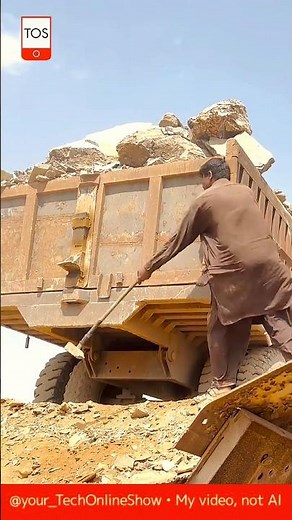 ROCK TRAP😳 freeing the truck#shorts #skills #crafts #construction #heavyequipment