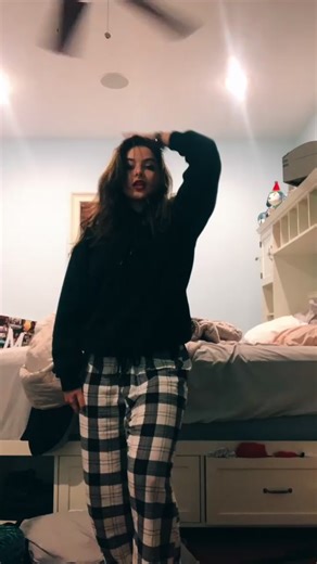 watch me accidentally slide into a split that i am not capable of doing