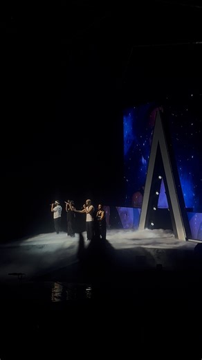 jls - proud live from the o2 arena london night 1, Friday 28th November, the club is alive tour