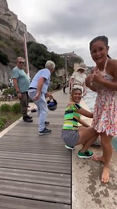 255K views · 2.8K reactions | vidéo de compilation amusante 藍藍藍#salmon#cleopatre_off | Cleopatre Thomas | Facebook