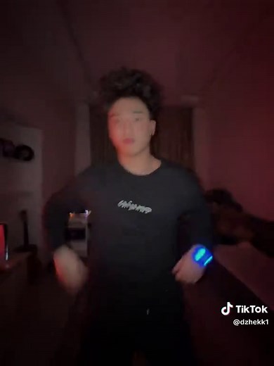 Learn the Ritmo Zelda Dance Trend