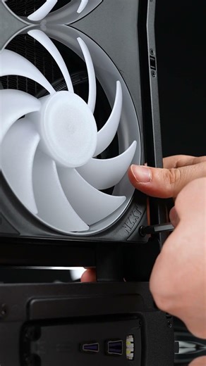 The Best Mini ITX Case for Gamers? | RTX 4090 Gaming PC Build