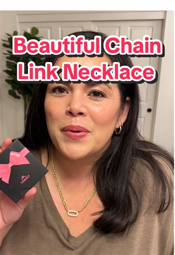 Beautiful Chain Link Necklace, great as a choker style necklace or in a layered necklace look. #tewiky #tewikyjewelry #stockingstufferideas #giftideasforher #tiktokshopblackfriday