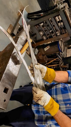 37 reactions | A quick demo making long grass blades out of 16g...