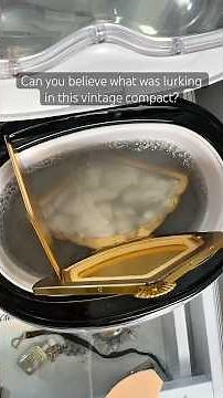 Let’s clean & refill this vintage powder compact from the 1940’s #makeup #grwm #makeupartist #beauty