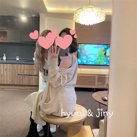현이 on Twitter 오늘 재밌게놀아볼게요 여기 사진맛집이라 오늘 예쁜사진들많이나오겠네요 얼른오세요 저흰도착해있어요