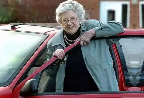奶奶英文怎么读老奶奶不是grandma 犇涌向乾