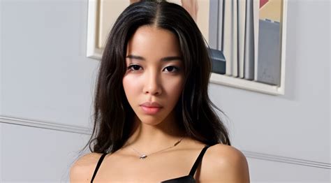 Lia Lin Actress Wiki Age Bio Photos Height Weight Net Worth And More Vo Truong Toan High