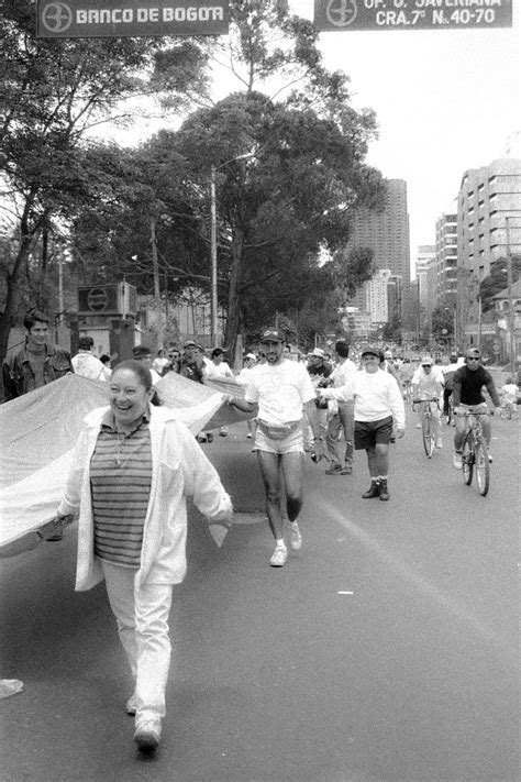 Ser Marica Es Un Acto Político” Así Fue La Primera Marcha Del Orgullo En Colombia Infobae
