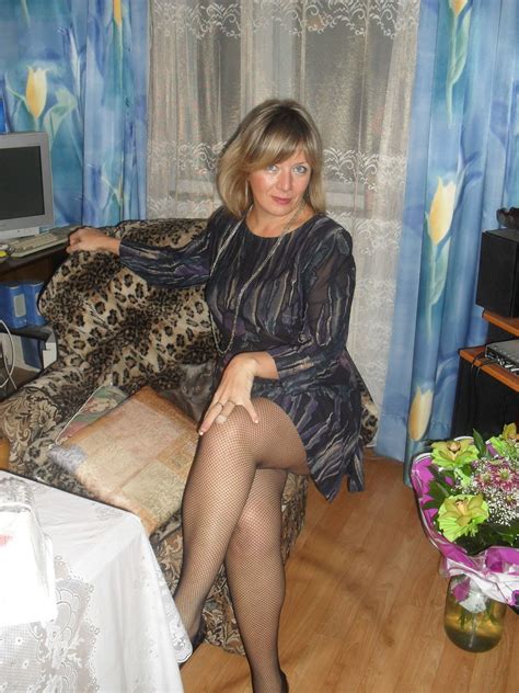 Pin By Jenniecd On Sexy Cougars Sexy Older Women Dating Older Women Older Women