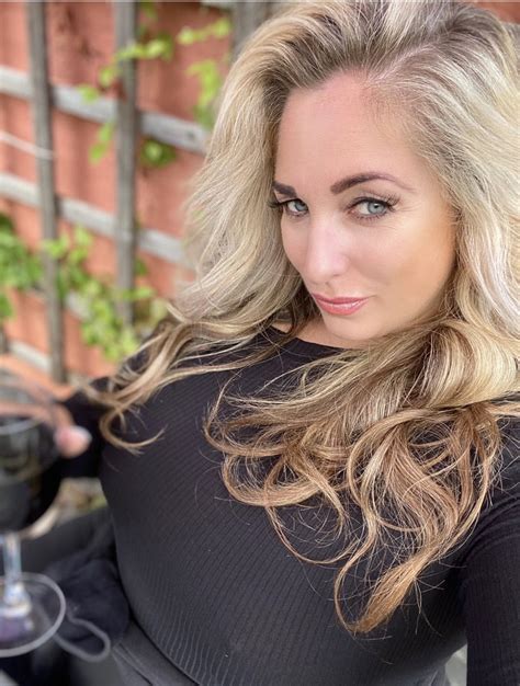 Tw Pornstars Kellie Obrian Twitter 😈get Your Filthy Minds Thinking Order Your Custom