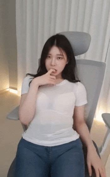 청바지 벗는 누나 후방주의 꾸르 아시아의 아름다움 몸매좋은 여자 여성