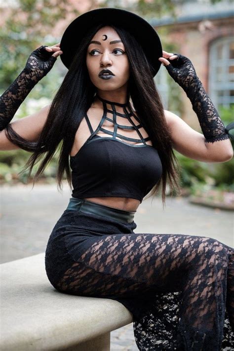 Even Though We Only Dress In Black The Goth Movement Is Full Of Colour Goth Cute Hairstyles