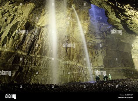 Gaping Gill Britain S Largest Natural Cave Ingleborough Hill North