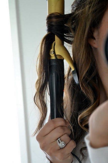 Want All My Clients To Pin How To Curl Your Hair Wavy Curls Wavy
