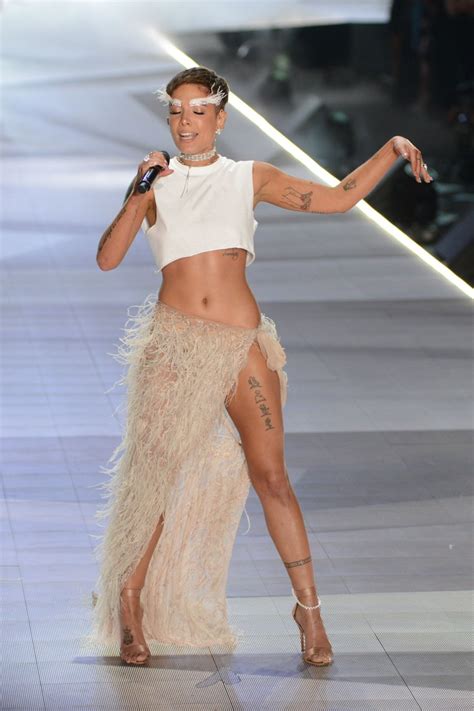 Halsey Sexy 18 Photos Thefappening