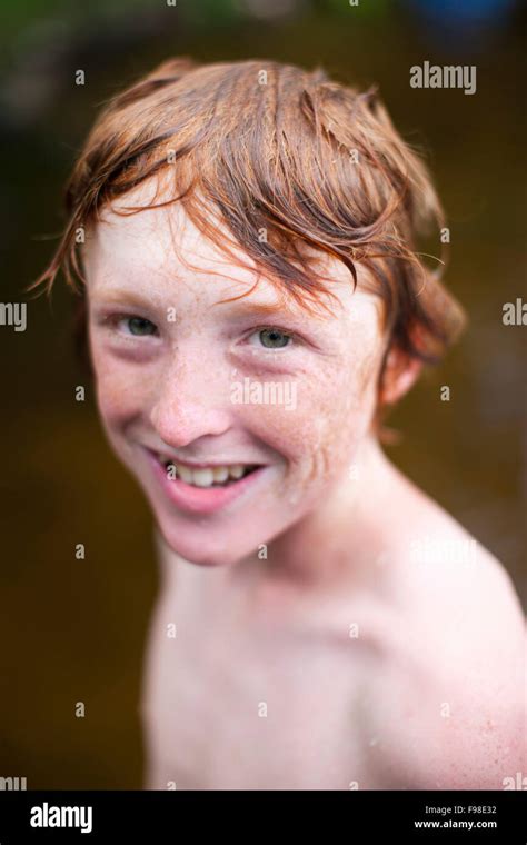 Rotes Haar Nasses Haar Fotos Und Bildmaterial In Hoher Aufl Sung Alamy