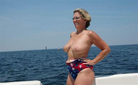 Who Is This Elegant Sexy Granny Spreading Page 3 Freeones Forum The Free Munity