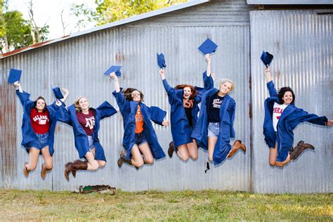 Luscombe Farms Senior Girl Group Photo Session Senior Photos Girls Cap And Gown Pictures