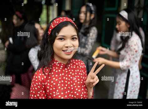 Pretty Asian Girl Fotos Und Bildmaterial In Hoher Aufl Sung Alamy