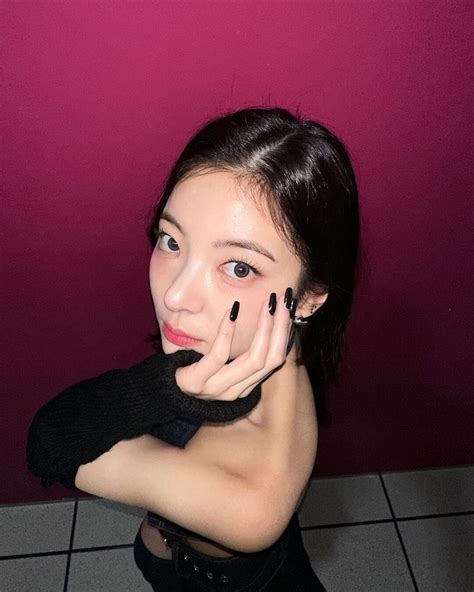 221211 Itzy Lia Instagram Update Kpopping