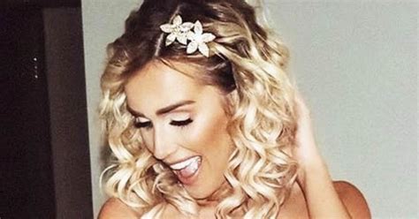 Love Islands Laura Anderson Bares All In Racy Topless Pictures Daily Star