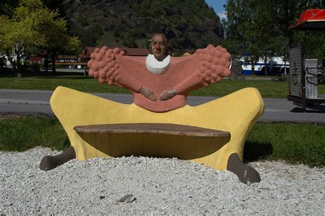 21 Terrible Playground Fails Gallery EBaum S World