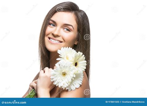 Belle Fille Avec Les Fleurs Blanches Image Stock Image Du Heureux