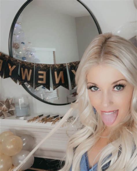 Charlotte Stokelyさんのインスタグラム写真 Charlotte Stokelyinstagram「 Happy New Year Charlottestokely