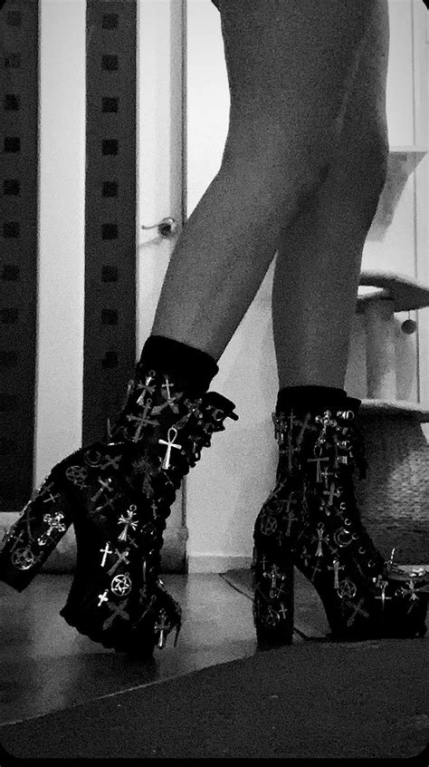 Bet U Wanna Lick My Boot 😼👅 Rbootfetish