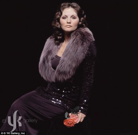 Nude Photos Of Porn Star Linda Lovelace Aged 24 Reveal Attempts At Being A Legitimate Actress