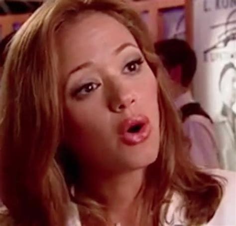 Leah Remini Loop 24 Swallow Salon Porn Video 9f Xhamster