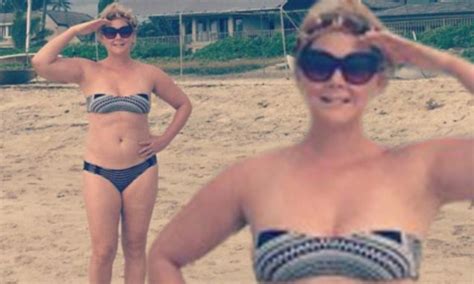 Amy Schumer Celebrates Independence Day In Her Bikini For Instagram Snap Daily Mail Online