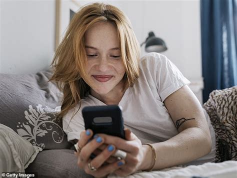 Single Man Makes Bunnings Inspired Voice Note On Hinge App Daily Mail Online