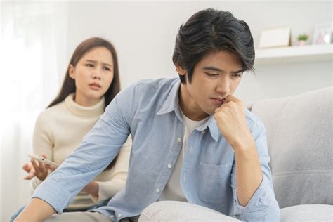 10 dấu hiệu chồng ngoại tình và âm thầm có bồ MarryBaby