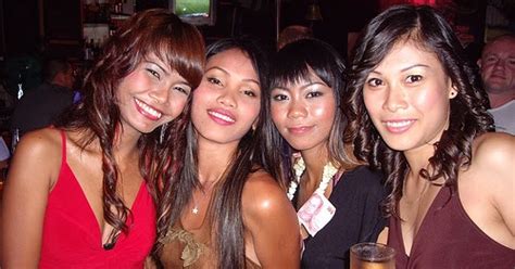 Bar Girls In Pattaya Seduction Under The Sun Pattaya Travel Thailand