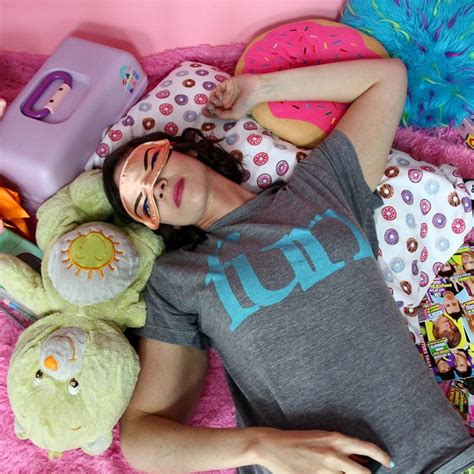 Your Guide To The Ultimate Throwback Inspired Slumber Party The Outfit Repeater