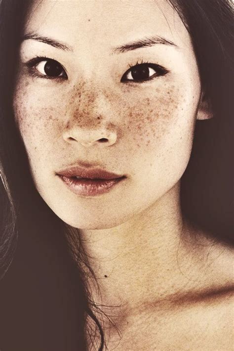 16 Photos That Prove Women With Freckles Are Beautiful